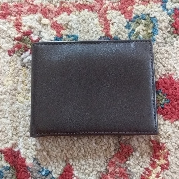 GAP | Bags | Gap Mens Wallet | Poshmark